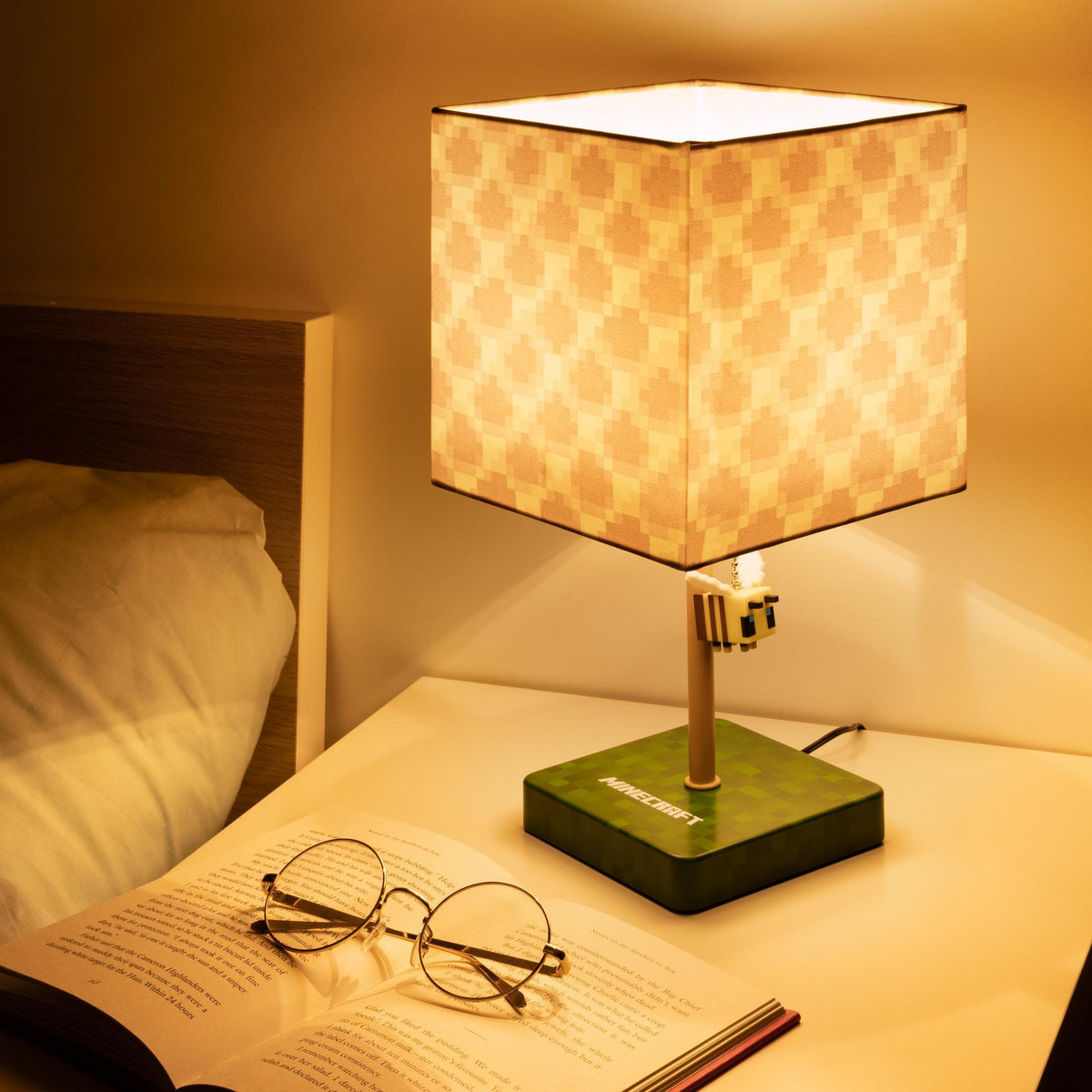 Paladone Minecraft Bee LED Lamp - Officially Licensed Merchandise – Q-View